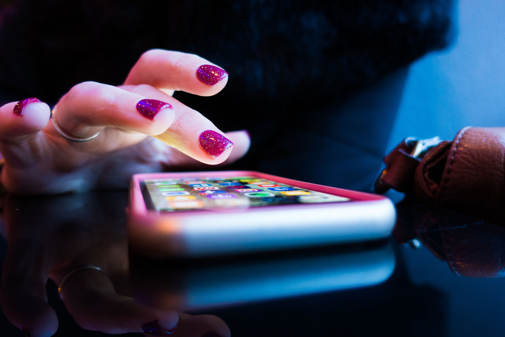 Vampr - Build your music network with the swipe of your fingertips